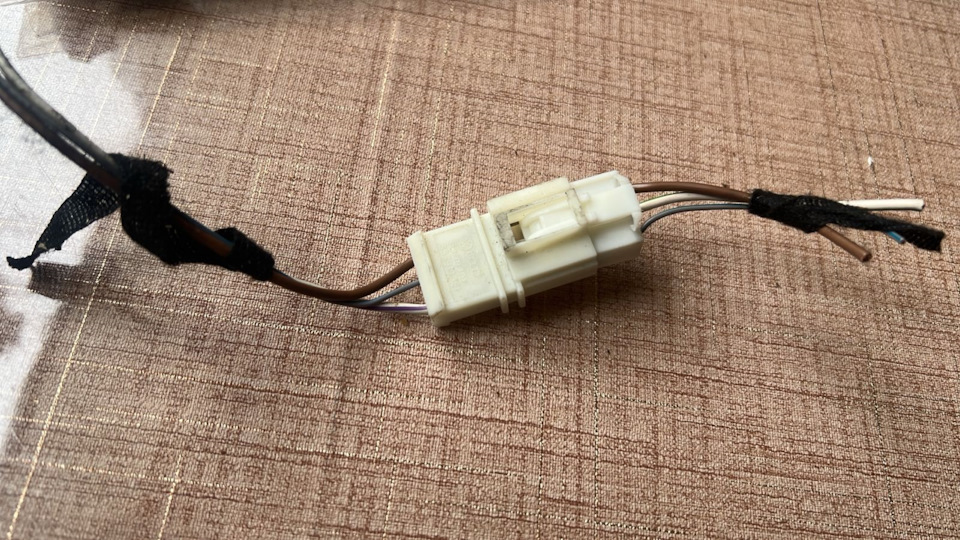 разъемы на продажу — Audi Q5 (1G), 2 л, 2013 года | рейтинг и ...