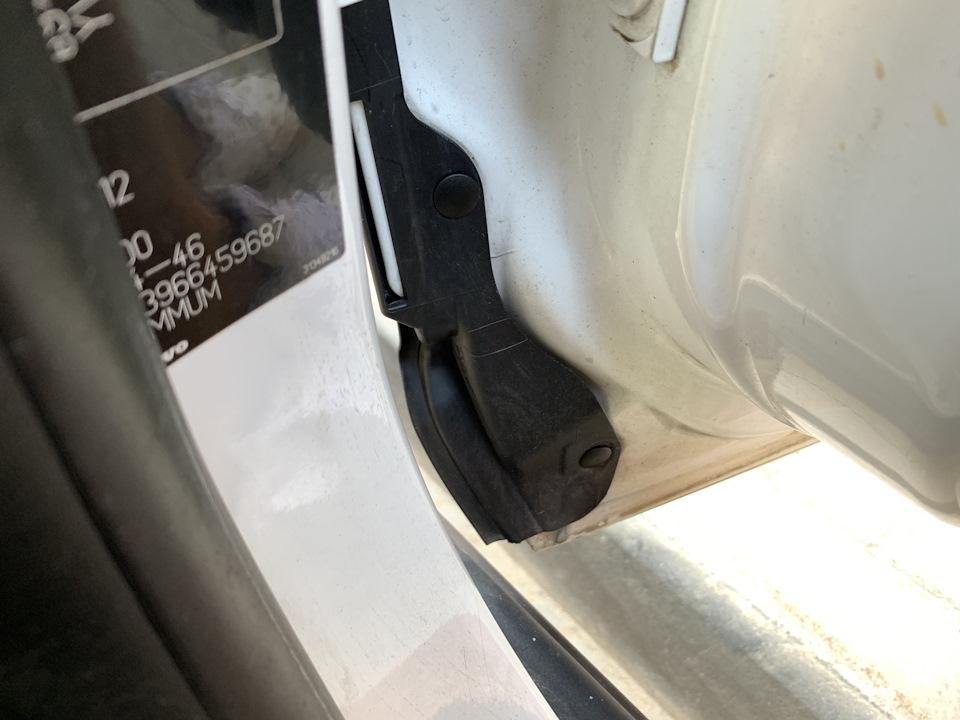Восстановление пластиковых частей — Volvo XC60 (1G), 2,4 л, 2012 года ...