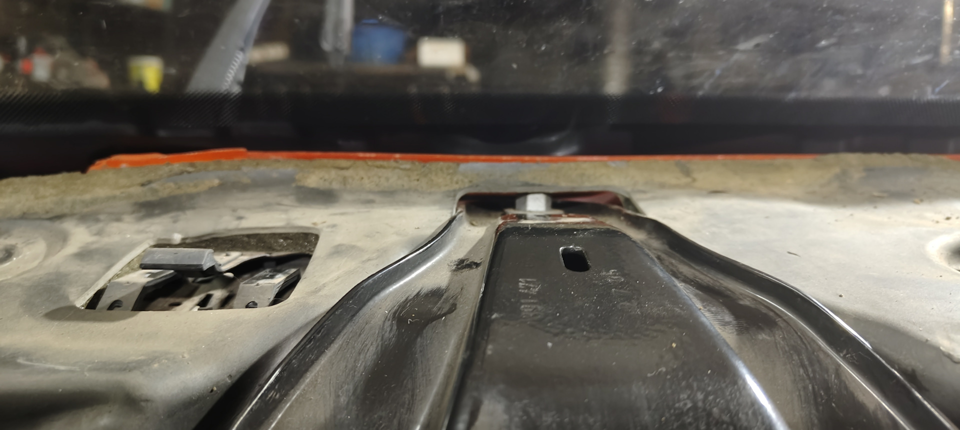 Подогрев зоны дворников (по взрослому)) — Audi A4 (B7), 1,8 л, 2005 ...