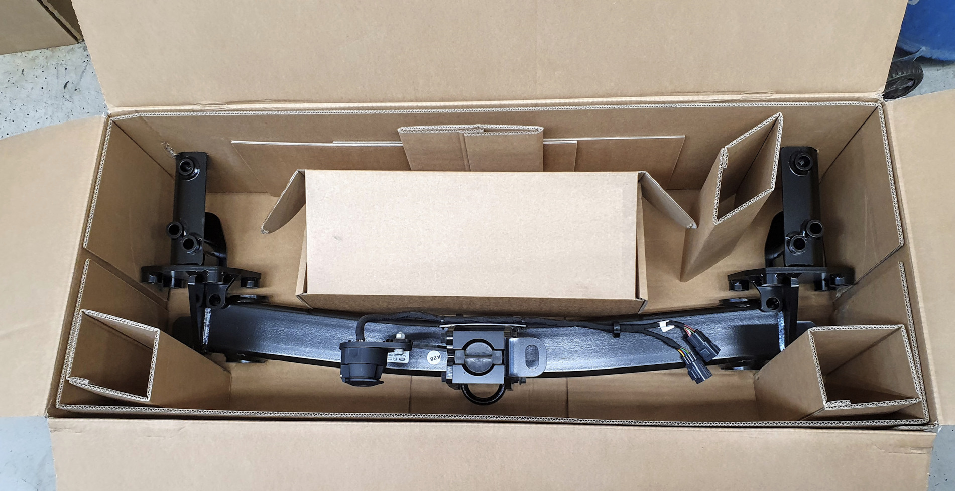 Фаркоп с электроприводом раскладывания для Дискавери 5 — Land Rover ...