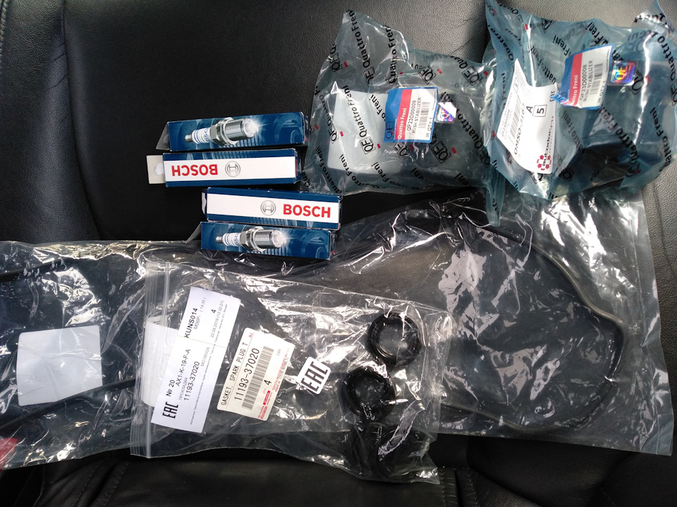 Свечи bosh + сальники свечных колодцев — Toyota Avensis III, 1,8 л ...