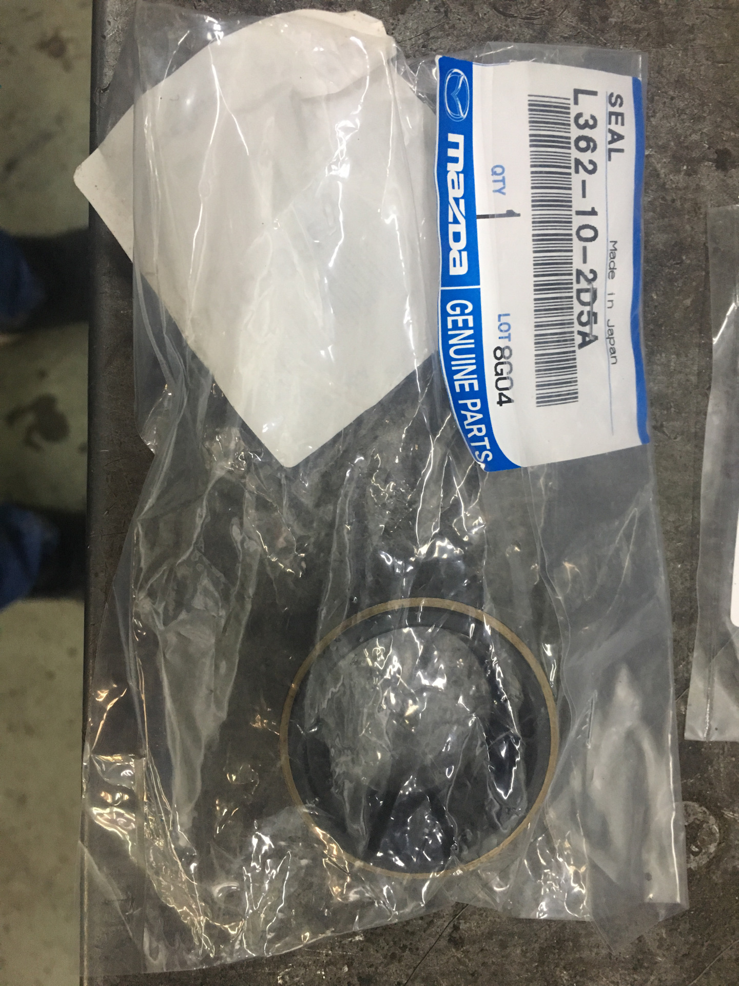 Обслуживание клапанной крышки — Mazda 3 (1G) BK, 2,5 л, 2008 года ...