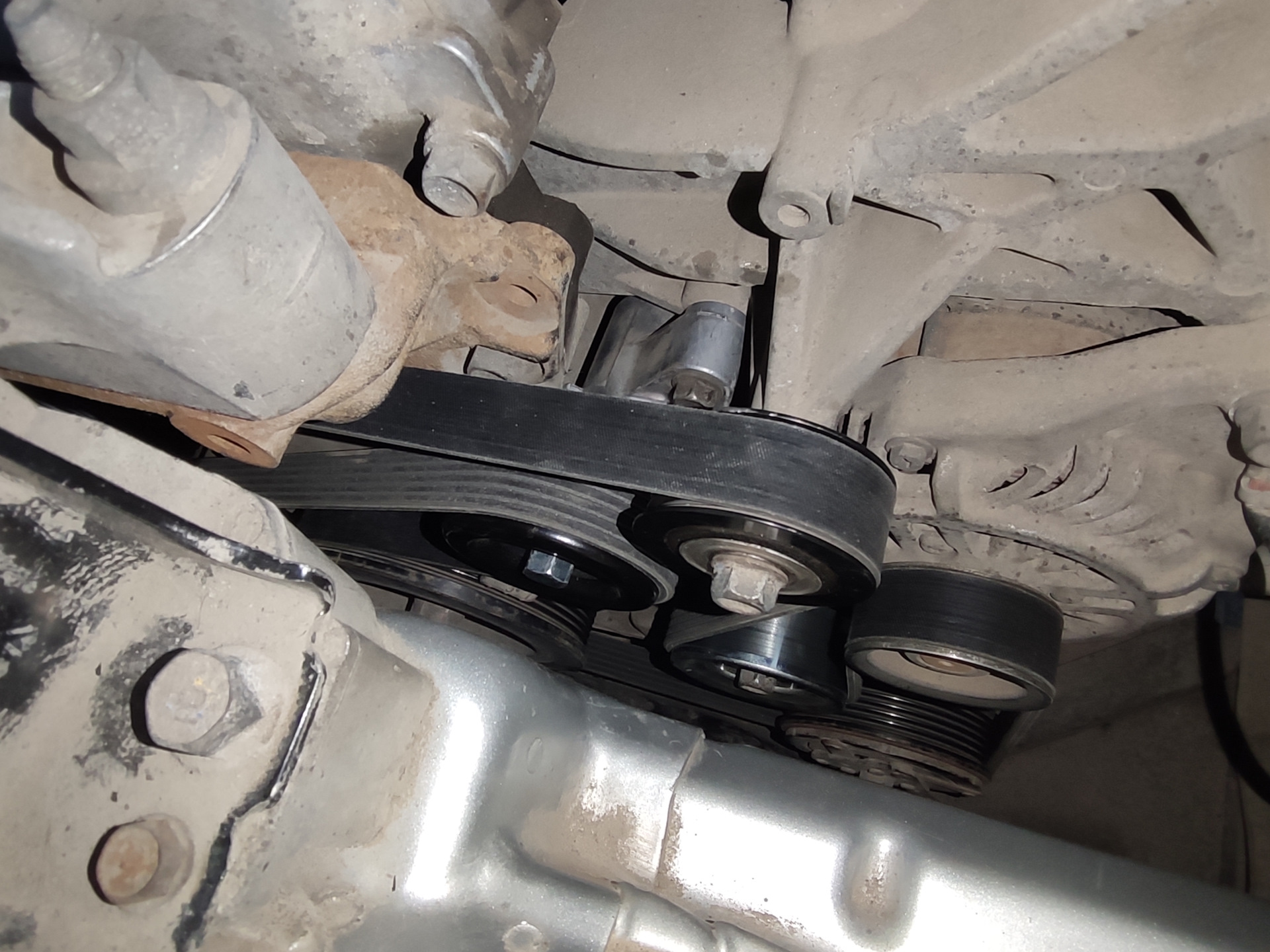 Ремень MASUMA 6PK-2200 после 40 000 км + замена роликов — Mitsubishi ...