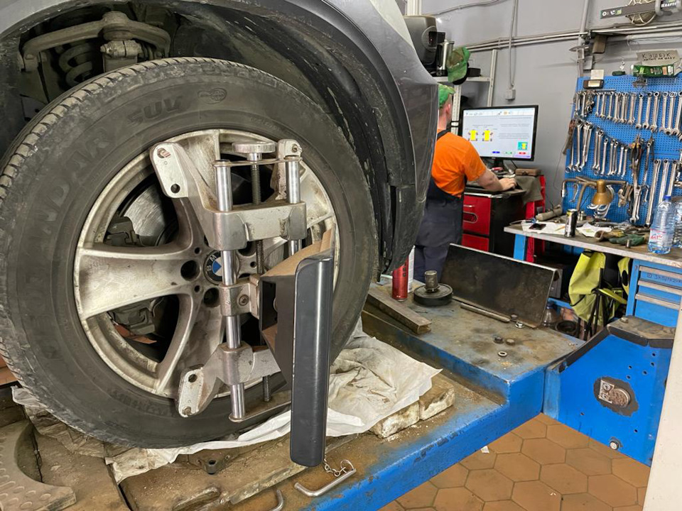 Рулевые тяги, наконечники, сход развал — BMW X5 (E70), 3 л, 2008 года ...