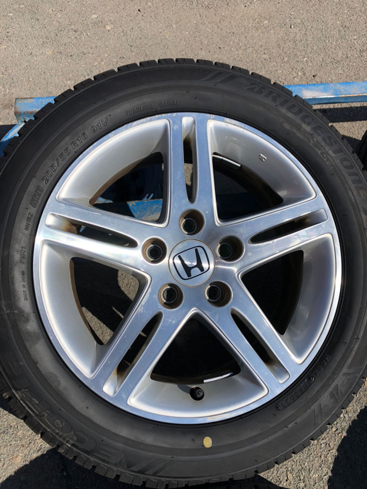 Шины всесезонные Bridgestone 225/55 R18, литые диски 6,5Jx18 ET0 5x114 ...