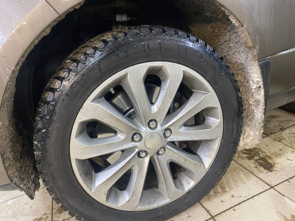 5. Колесные гайки замена — Land Rover Range Rover (4G), 3 л, 2015 года ...