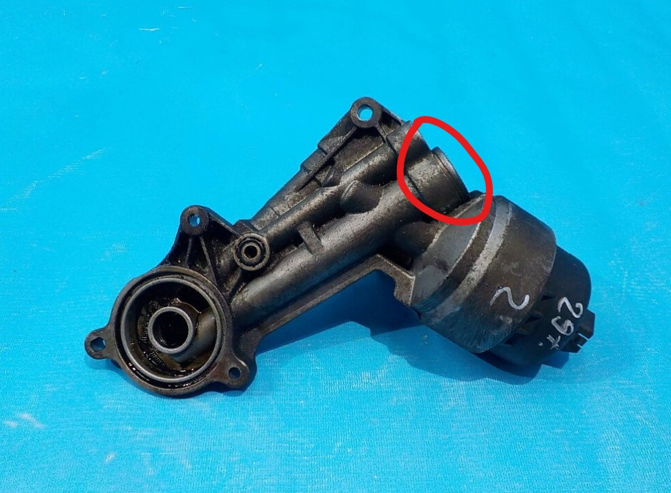 Потек кронштейн масляного фильтра. — Peugeot 207, 1,4 л, 2008 года ...