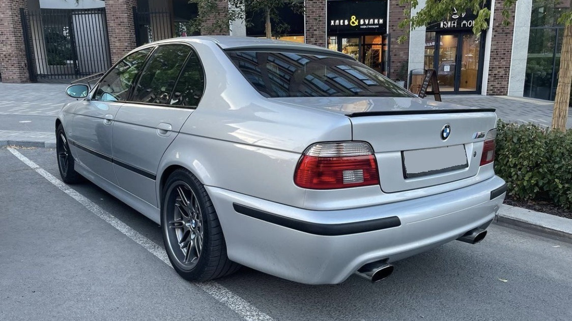 BMW M5 (E39) 5.0 бензиновый 2001 | Titanium Silver (354) на DRIVE2