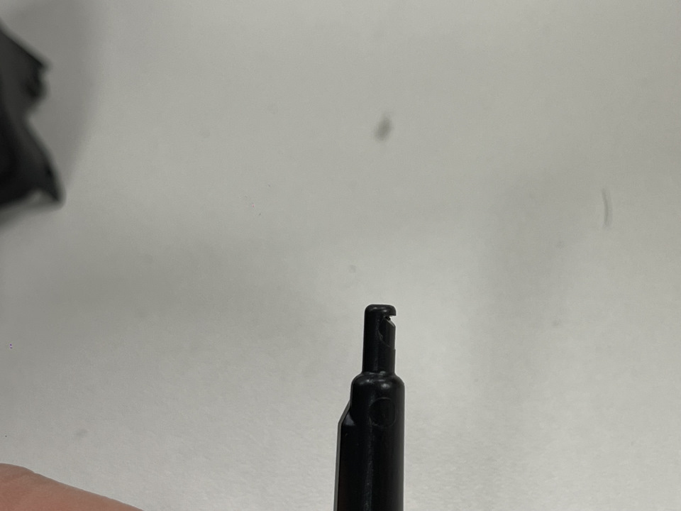 8W9955993A Жиклёр с клапаном VAG | Запчасти на DRIVE2