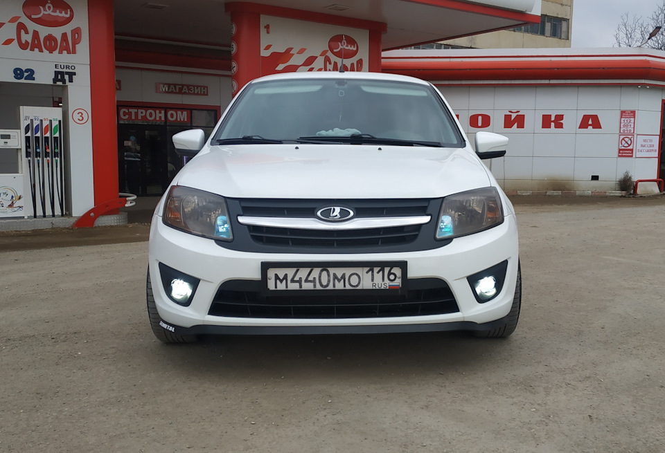 Туманки — Lada Гранта, 1,6 л., 2014 года | стайлинг | DRIVE2