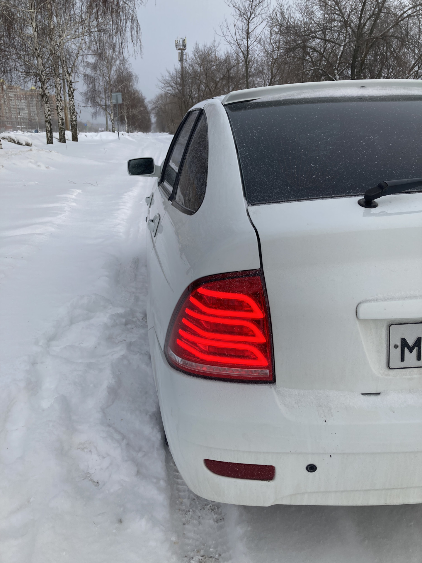 Задние амг фонари — Lada Приора хэтчбек, 1,6 л, 2009 года | стайлинг ...