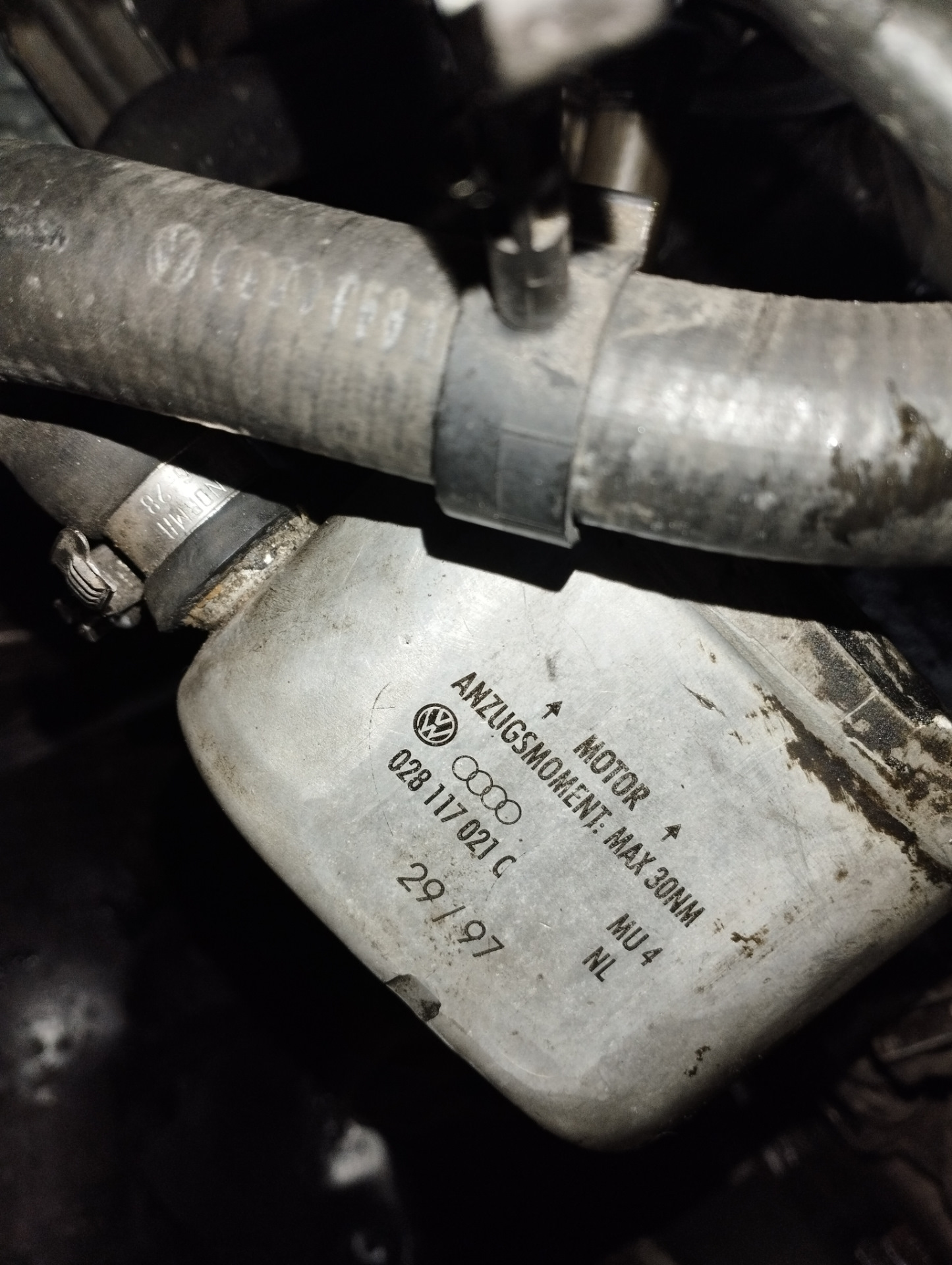 Замена масла и датчика G17 — Audi A6 (C5), 1,9 л, 2000 года | плановое ...