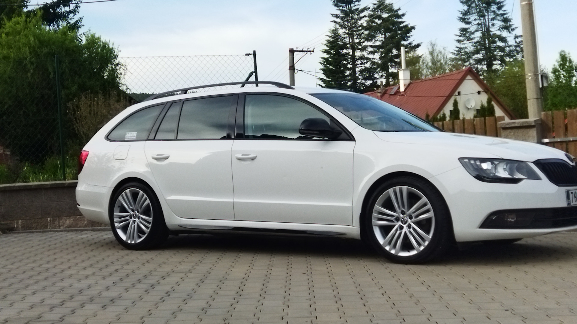 Skoda Superb Combi (Mk2) 2.0 дизельный 2014 | Mr. WHITE на DRIVE2