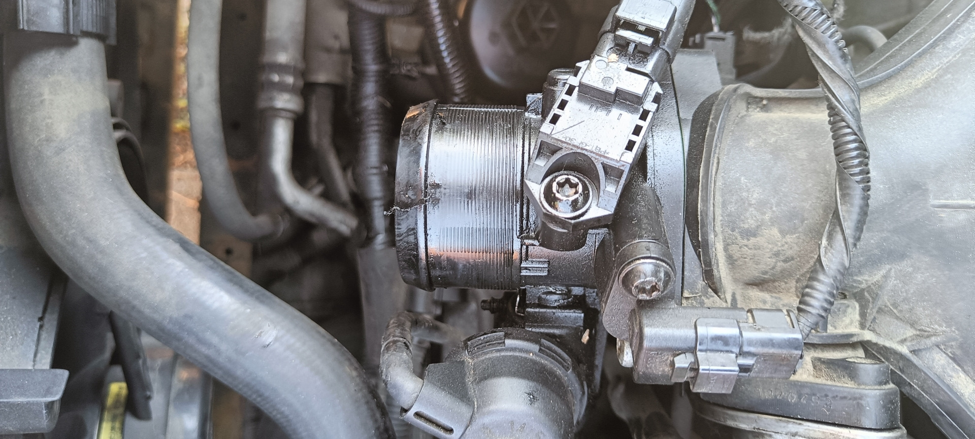 Патрубок интеркуллера — Ford Galaxy (Mk III), 2 л, 2008 года | своими ...