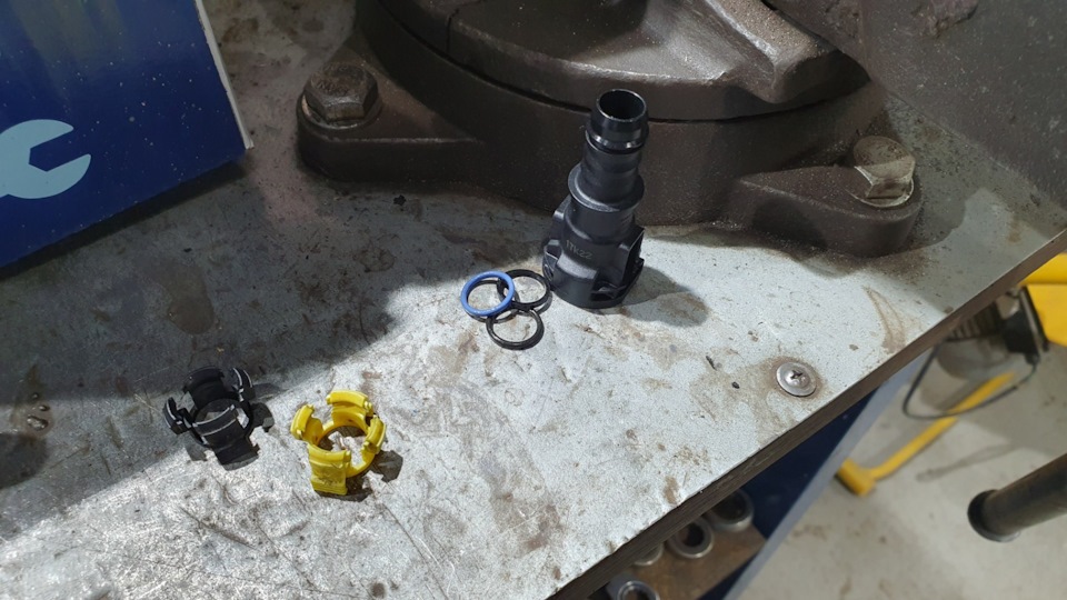 Замена теплообменника акпп — Volvo XC60 (1G), 2,4 л, 2013 года | визит ...