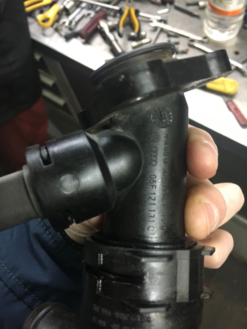 06F121131C Фланец VAG | Запчасти на DRIVE2