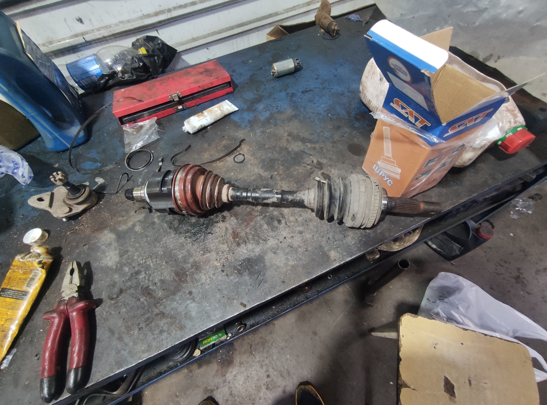 Внутренние шрусы, замена. — Toyota Caldina (190), 2 л., 1996 года ...