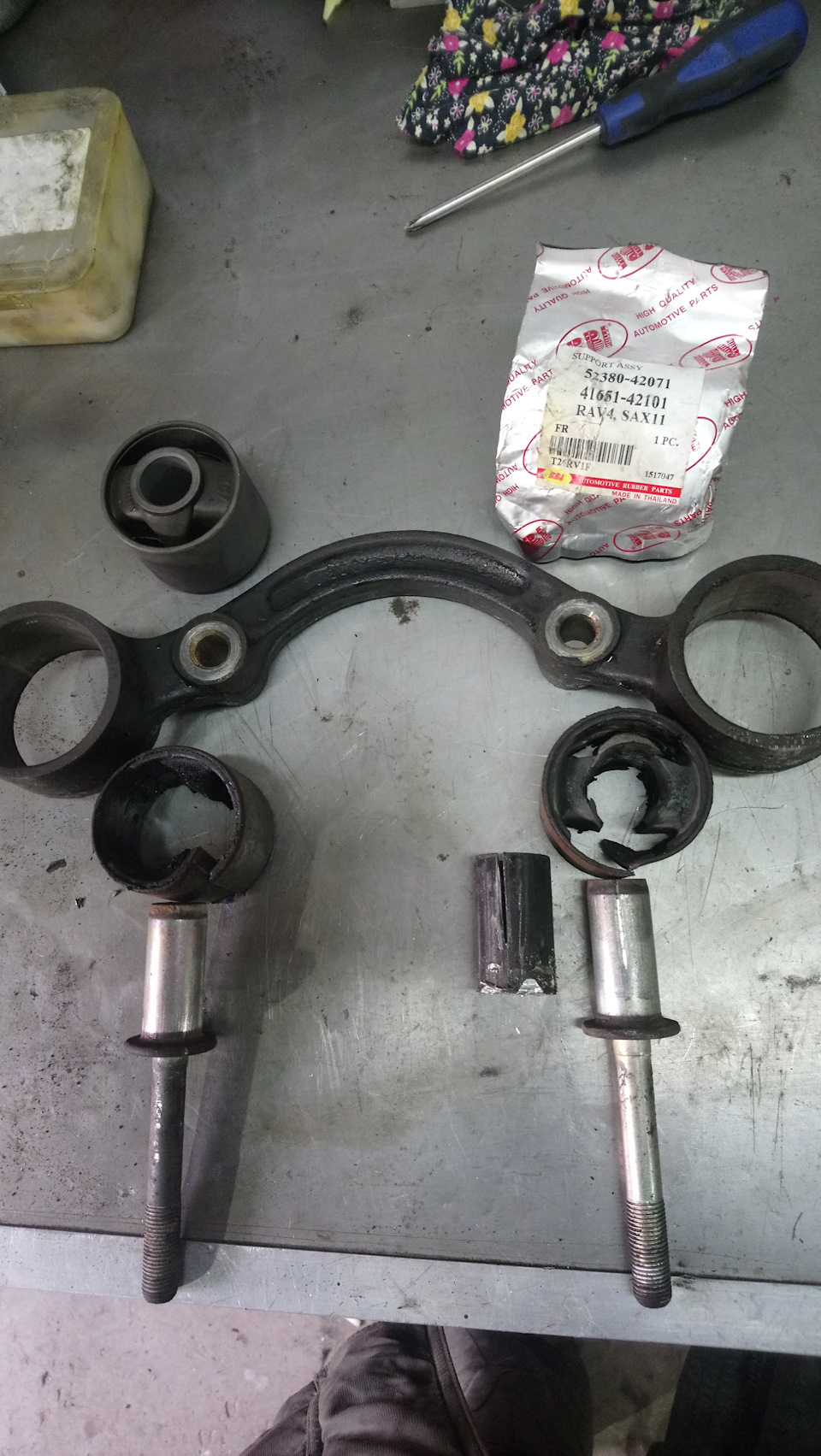 Замена сайлентблоков опоры заднего редуктора и сальника хвостовика ...