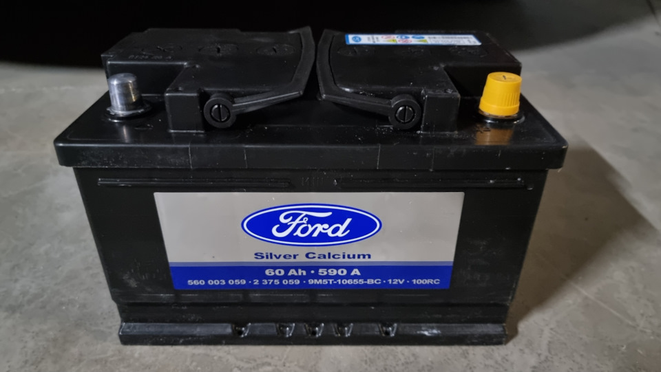 Замена аккумулятора — Ford Focus Hatchback II, 1,6 л, 2008 года ...