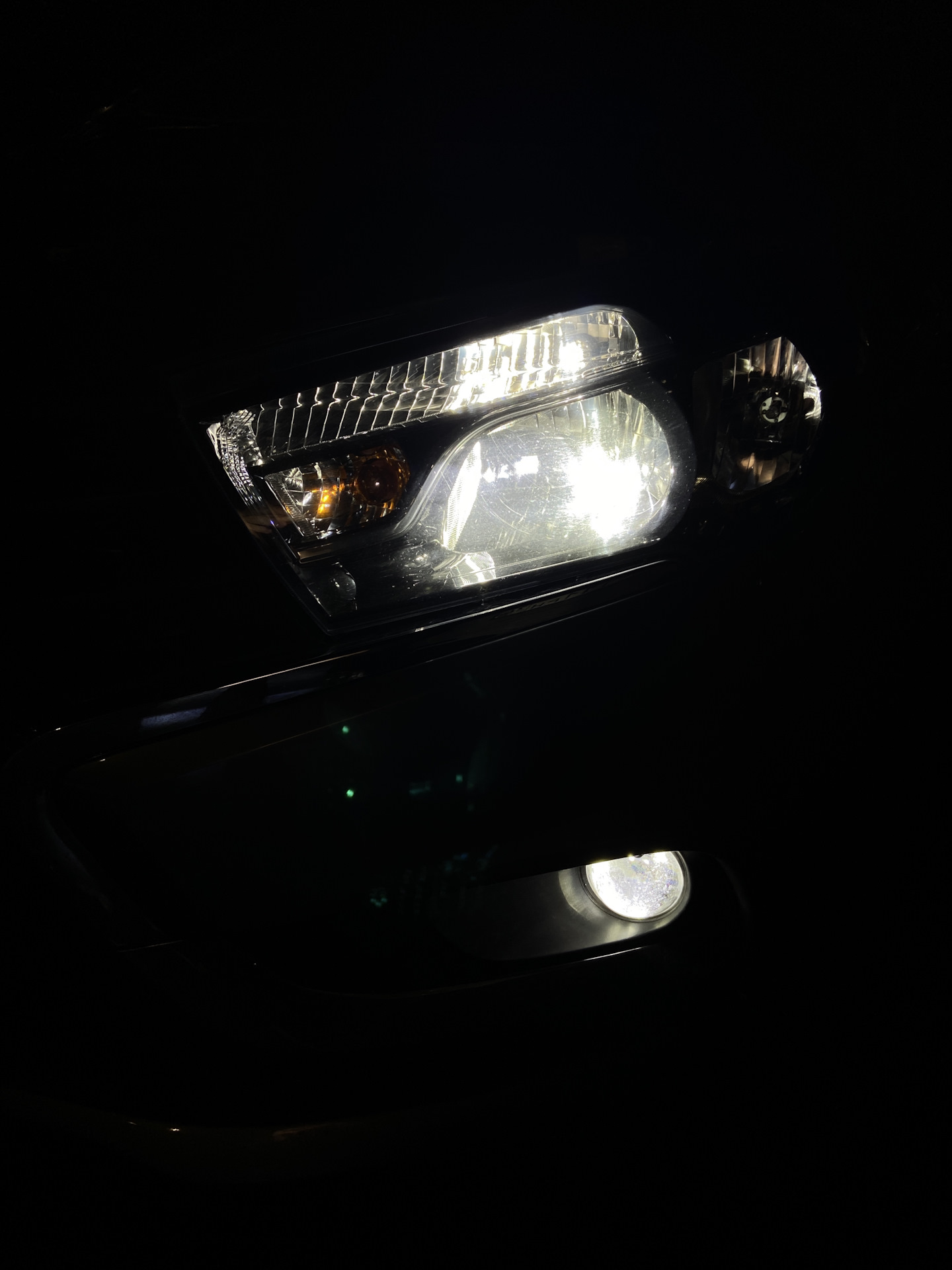 Установка led ламп h7 в весту — Lada Vesta (1G), 1,6 л, 2018 года ...