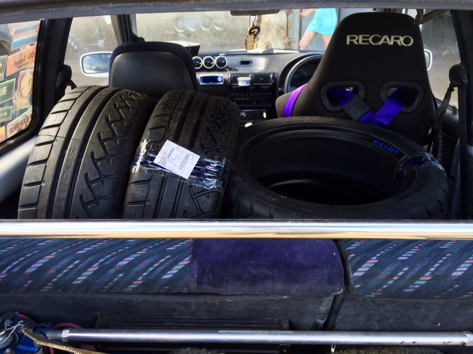 Резина полуслик Goodride Sport rs 195/50/15. Чистка ковра, коврики ...