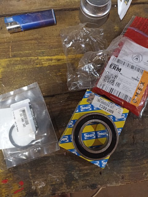 7703066381 Стопорное кольцо мет на вал 35 мм RENAULT | Запчасти на DRIVE2