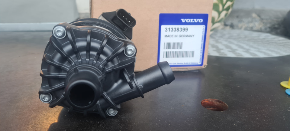 31338399 Дополнительный насос системы охлаждения Насос антифриза Volvo ...