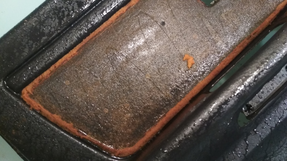 Нашел видео как очищается дверная карта — Audi 80 B4 2 л 1994 года