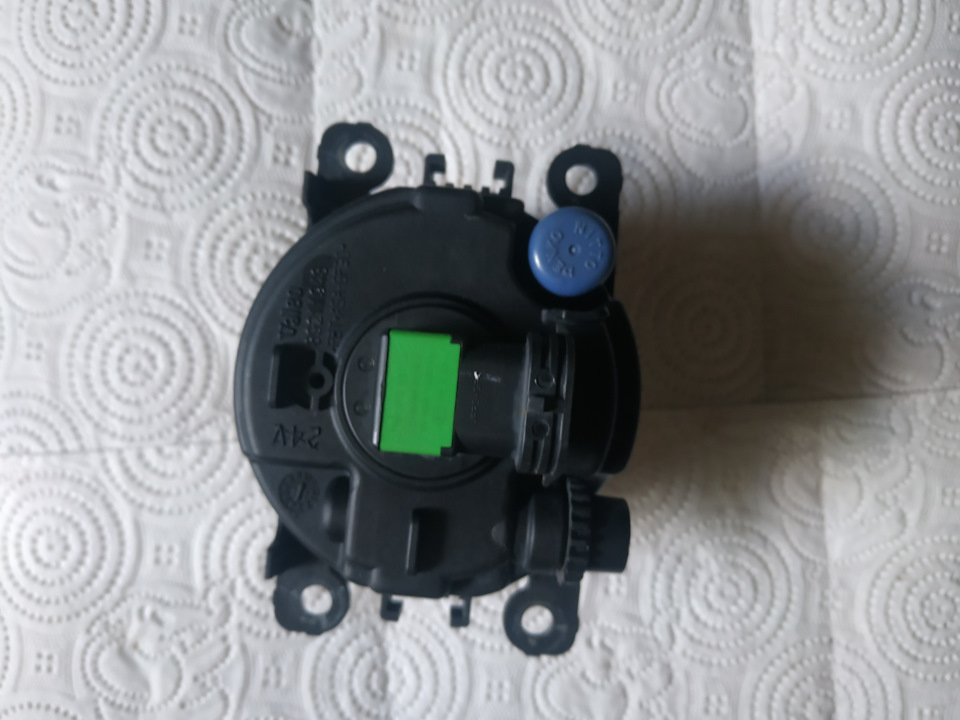 Замена ПТФ — Renault Laguna II, 2 л, 2007 года | своими руками | DRIVE2