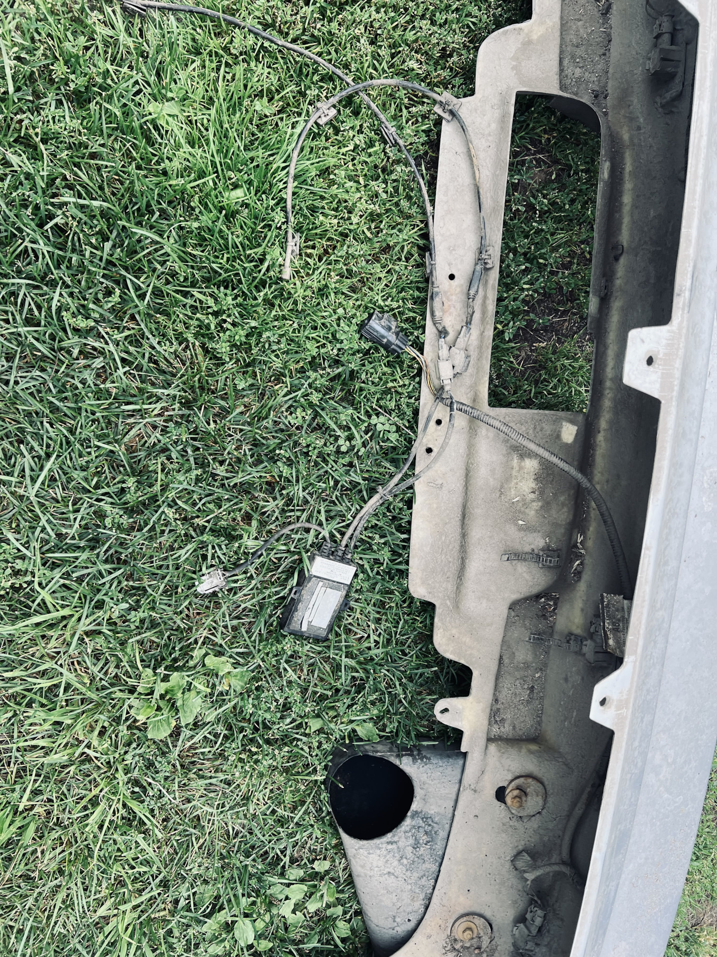 Дооснащение штатной системы жестового открытия багажника Gesture ...