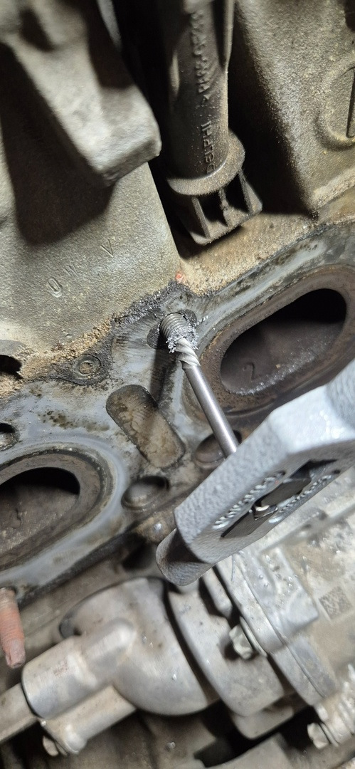 Восстановление прокладки выпуска и немного пластика — Mercedes-Benz C ...