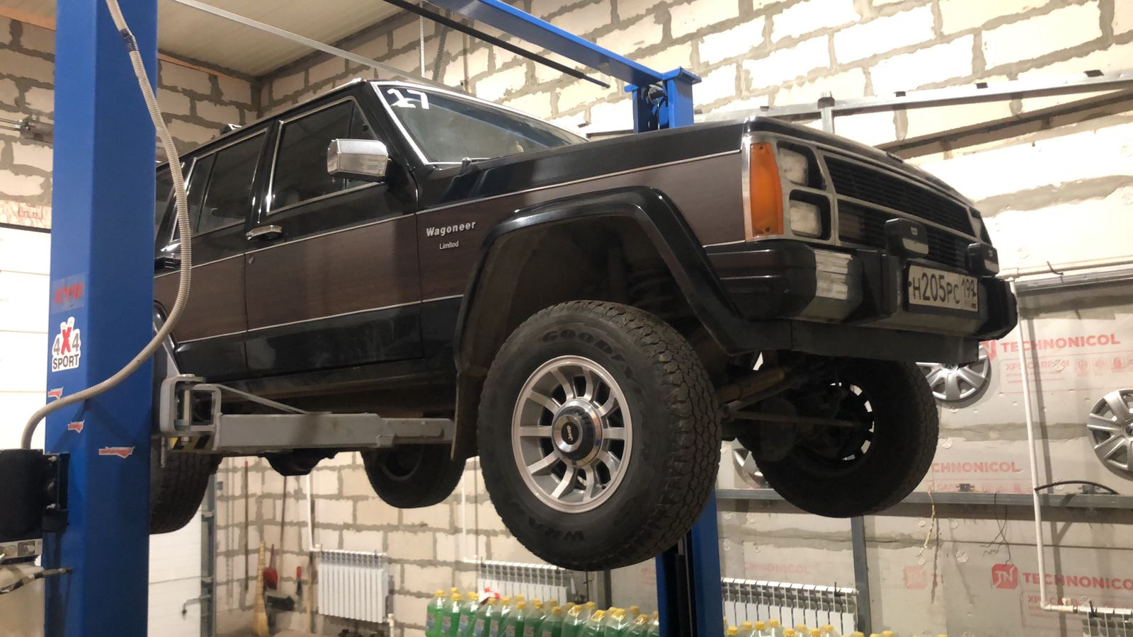 Чинили всякую мелкую вибрирующую фигню — Jeep Wagoneer (1G), 4 л, 1990 ...