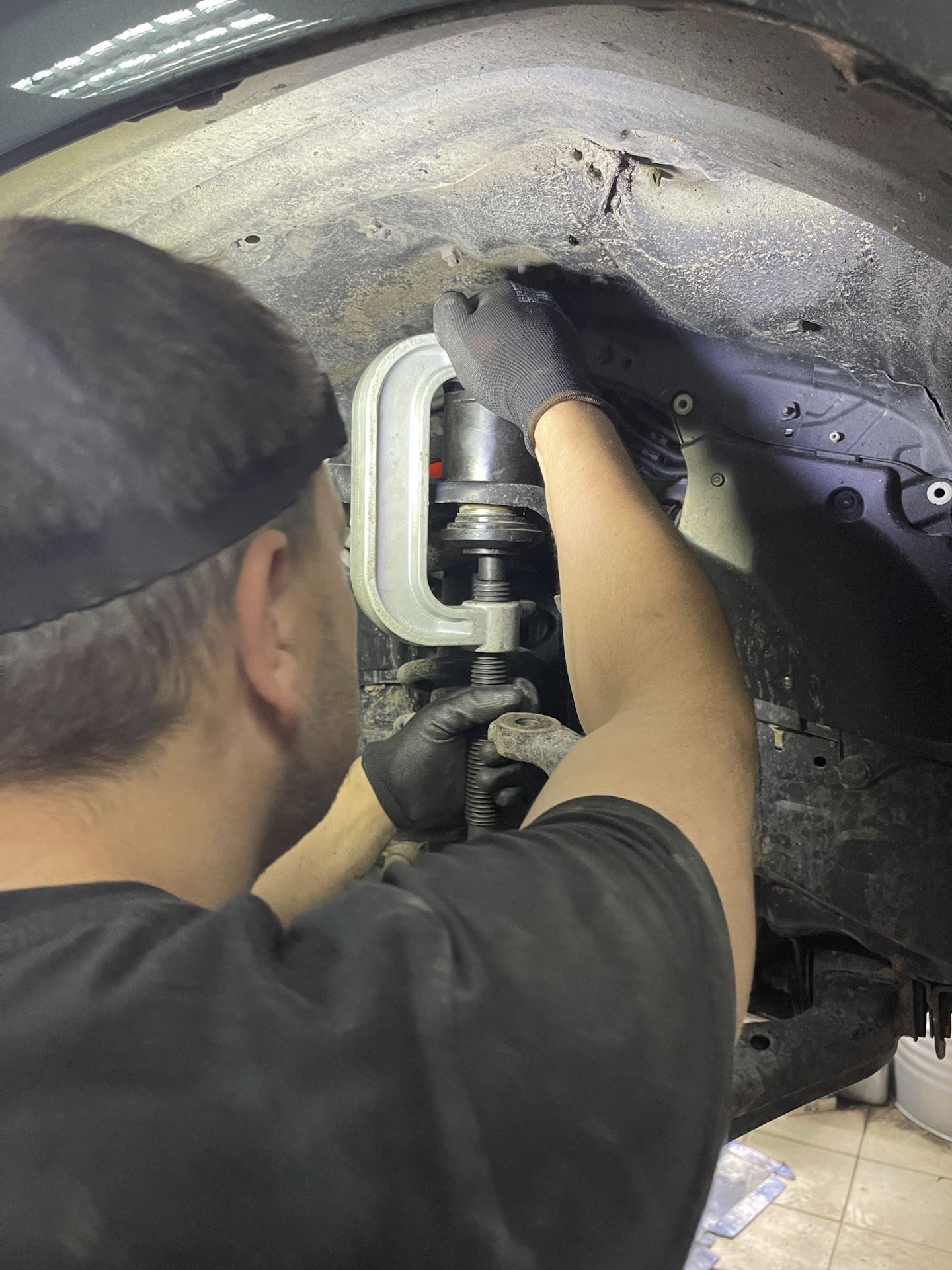 Очередное ТО. Замена рулевых наконечников и шаровой опоры верхних ...