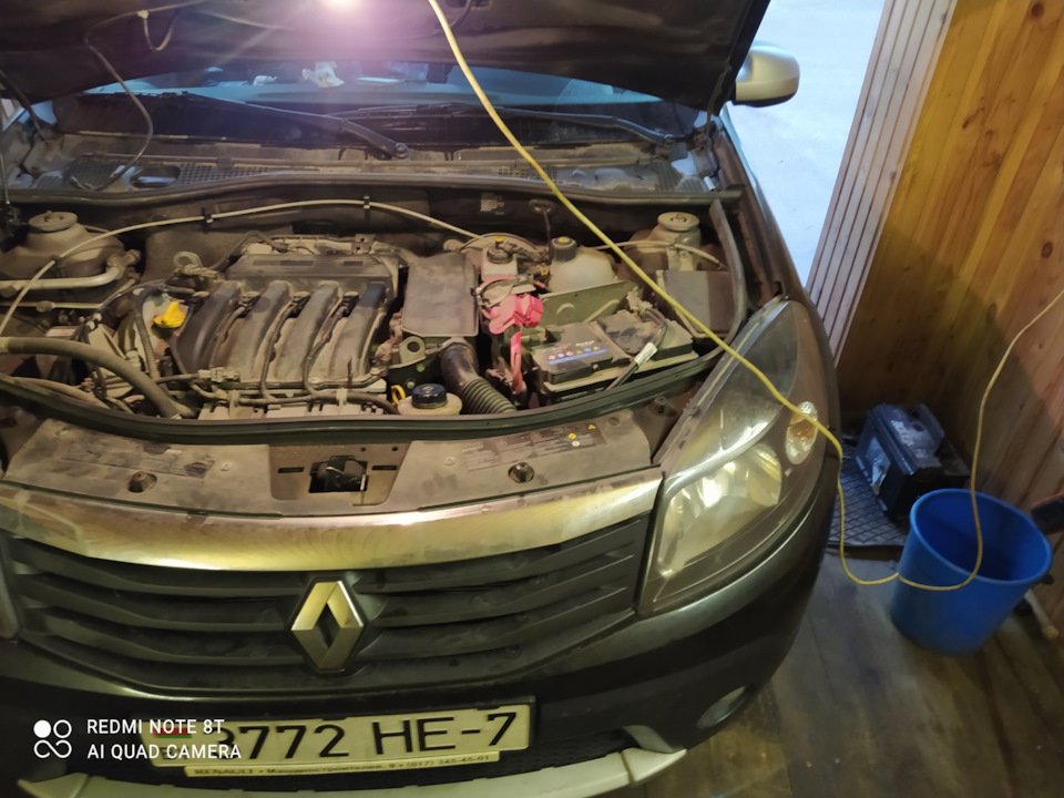 Лампочка габарита — Renault Sandero 1G, 1,6 л, 2013 года | своими ...