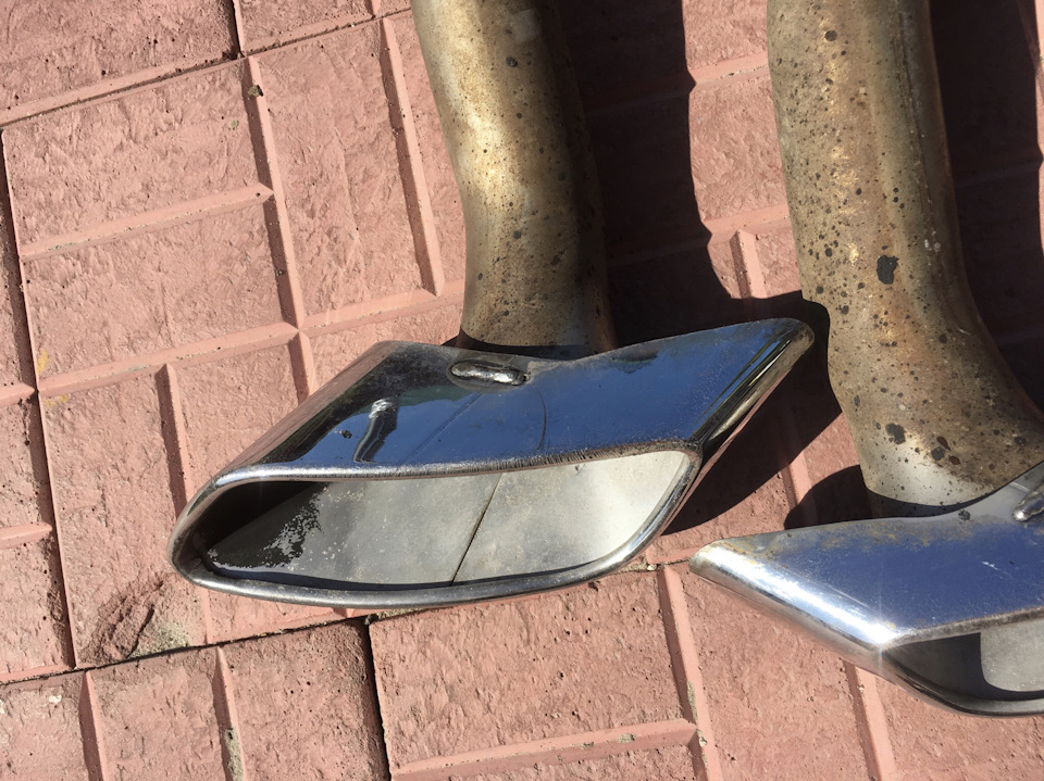 Комплект хромированных насадок на выпускную трубу 18302185389 — BMW X6 ...