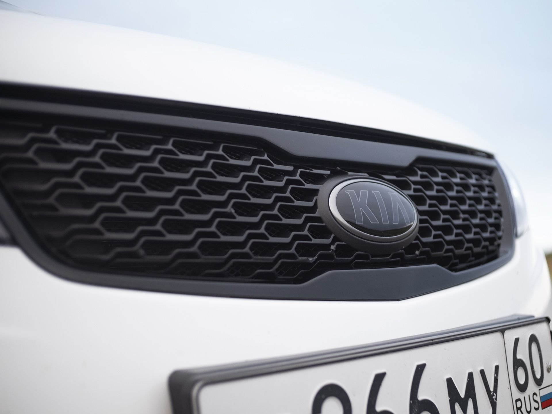 Черная решетка и новые эмблемы — KIA Cerato (2G), 1,6 л, 2011 года ...