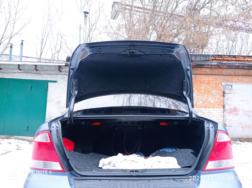 Обшивка крышки багажника и капота на Nissan Almera Classic (B10). | 1 ...