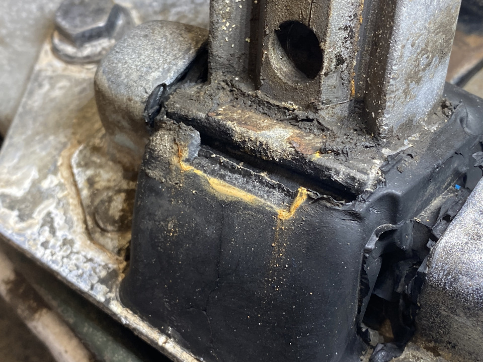 30748811 Опора двигателя Volvo | Запчасти на DRIVE2