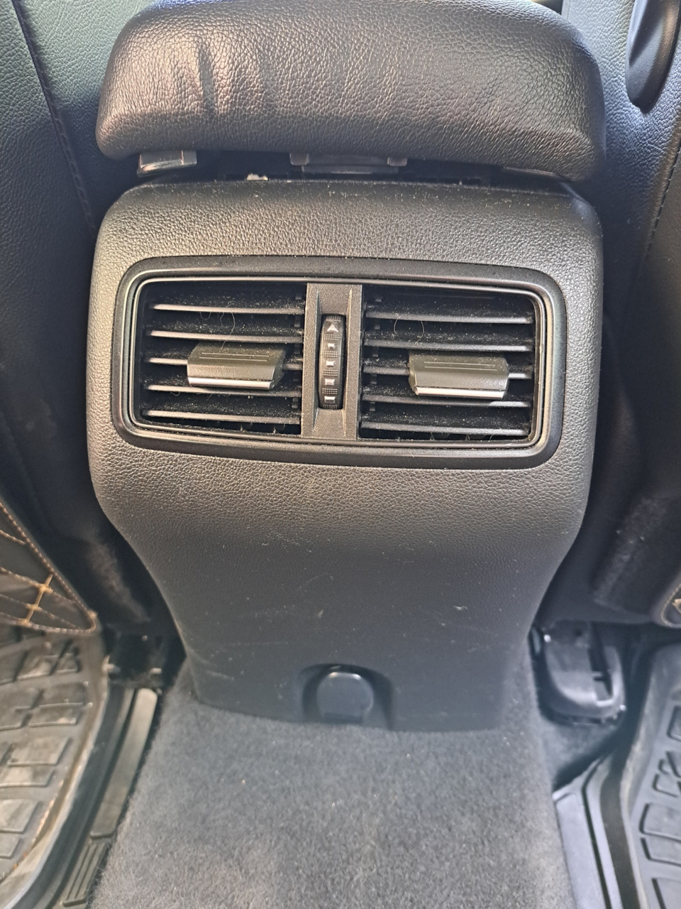 USB для задних пассажиров — Renault Talisman, 1,5 л, 2016 года | своими ...