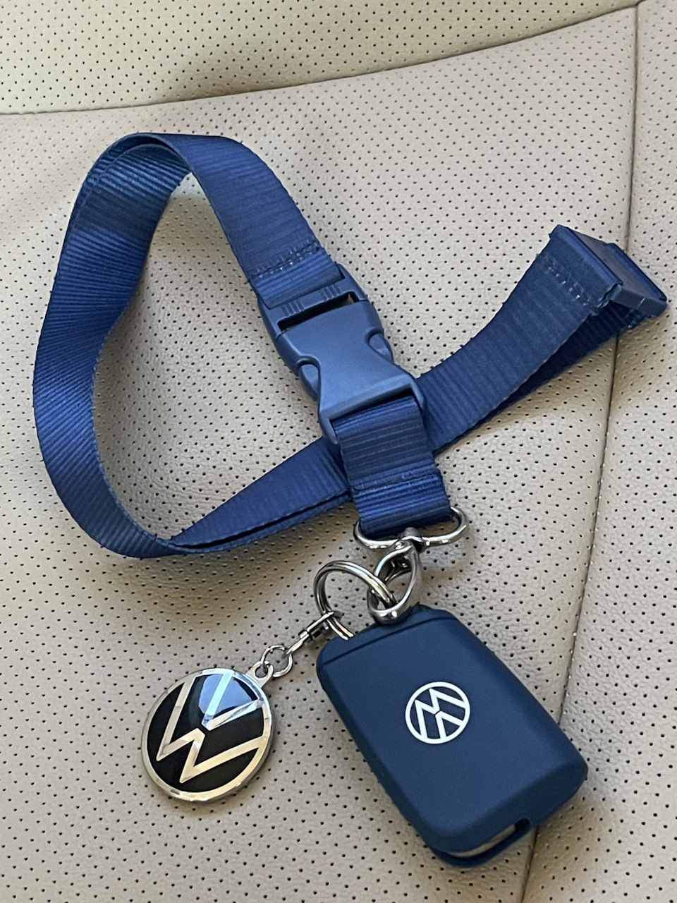 Брелок VW — Volkswagen Polo liftback, 1,6 л, 2021 года | просто так ...