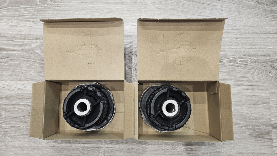 Сайлентблоки подрамника MB A2053510042 на Mercedes-Benz C-Class (W205 ...