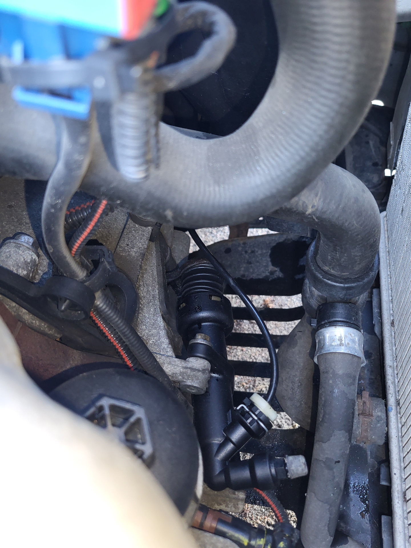 Замена рабочего цилиндра сцепления — Citroen C4 L, 1,6 л, 2014 года ...