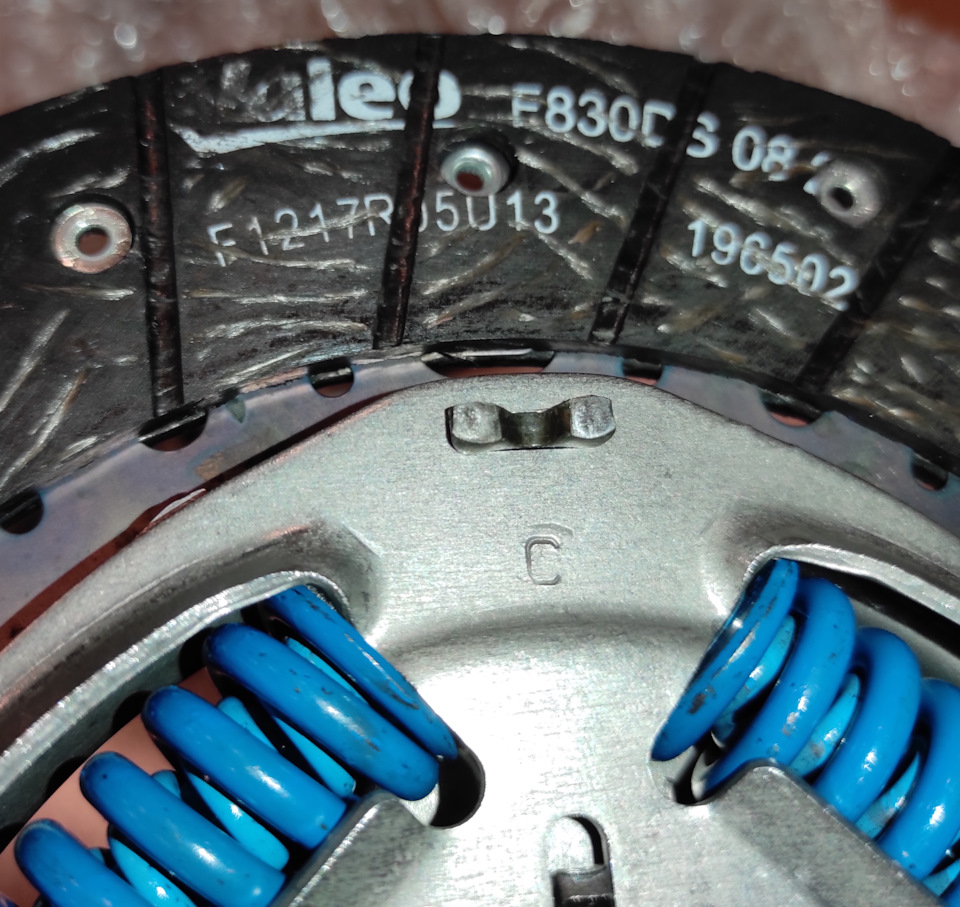 Оригинальный комплект сцепления 302051060R на Рено Дастер 2L — Renault ...