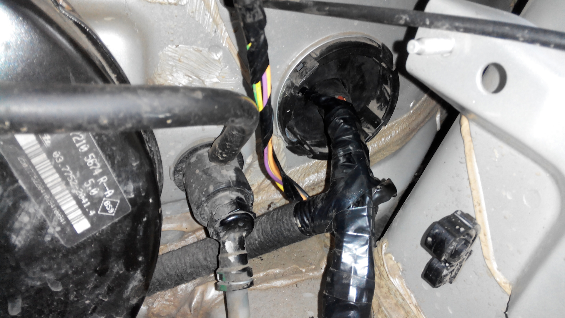 Установка концевика капота и сирены для сигнализации. — Renault Sandero ...