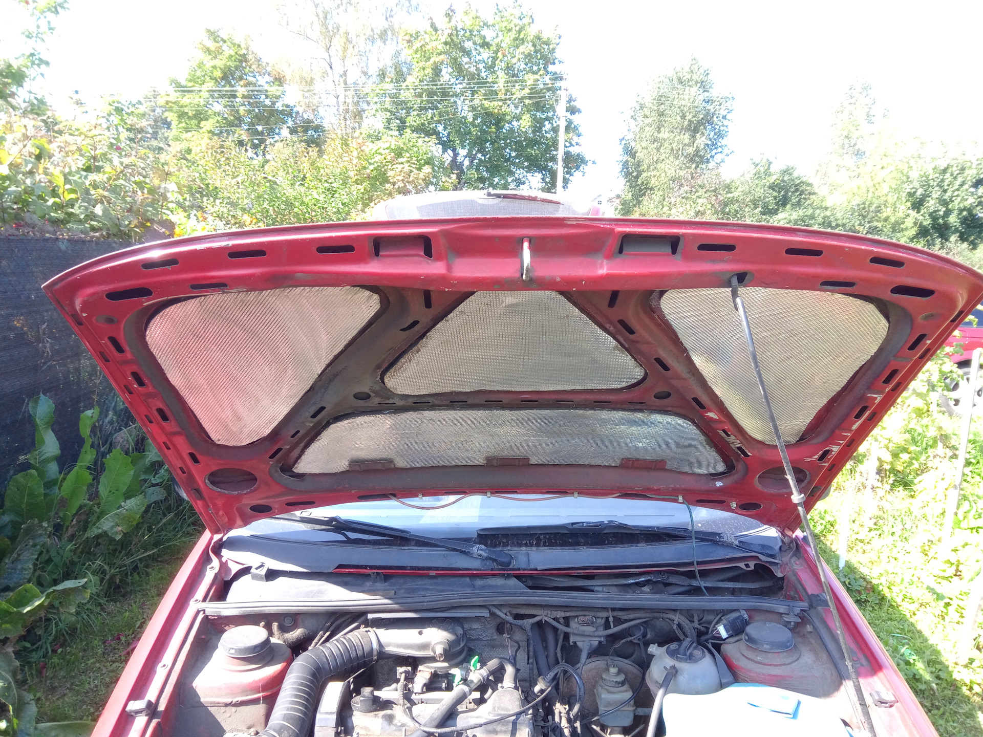 Шумка-утеплитель под капотом — Volkswagen Passat B3, 1,8 л, 1992 года ...