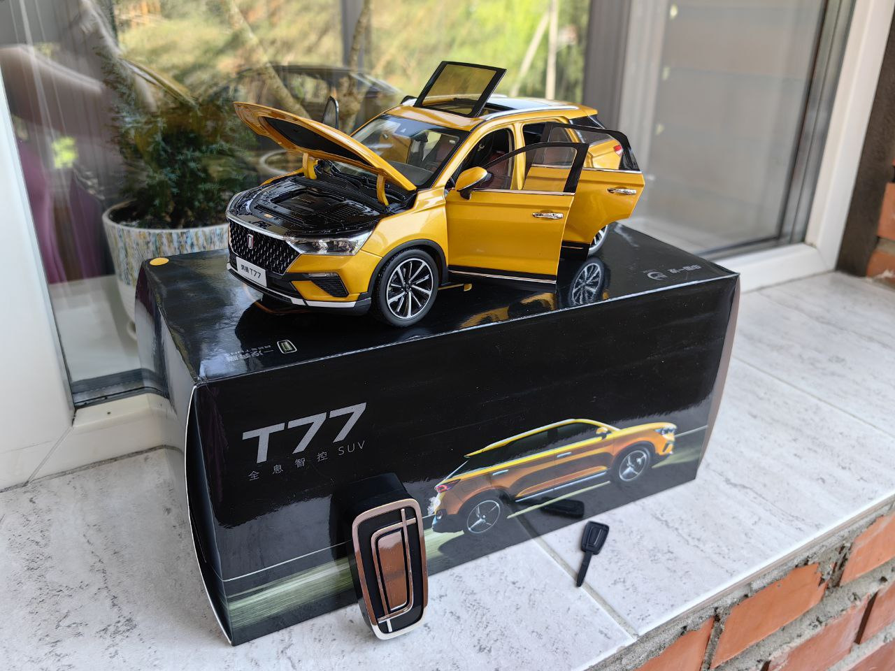 Мини-мы: коллекционная модель 1/18 FAW Bestune T77 — FAW Bestune T77, 1,5 л, 2024 года ...