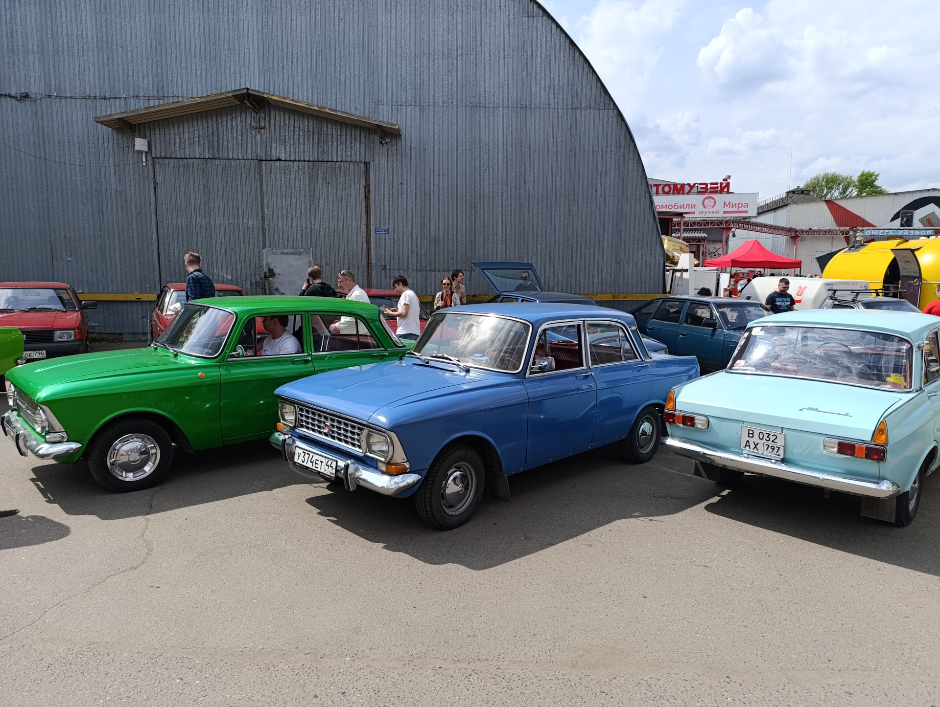 ДИМ 2025 — Москвич 412, 1,5 л, 1974 года | встреча | DRIVE2