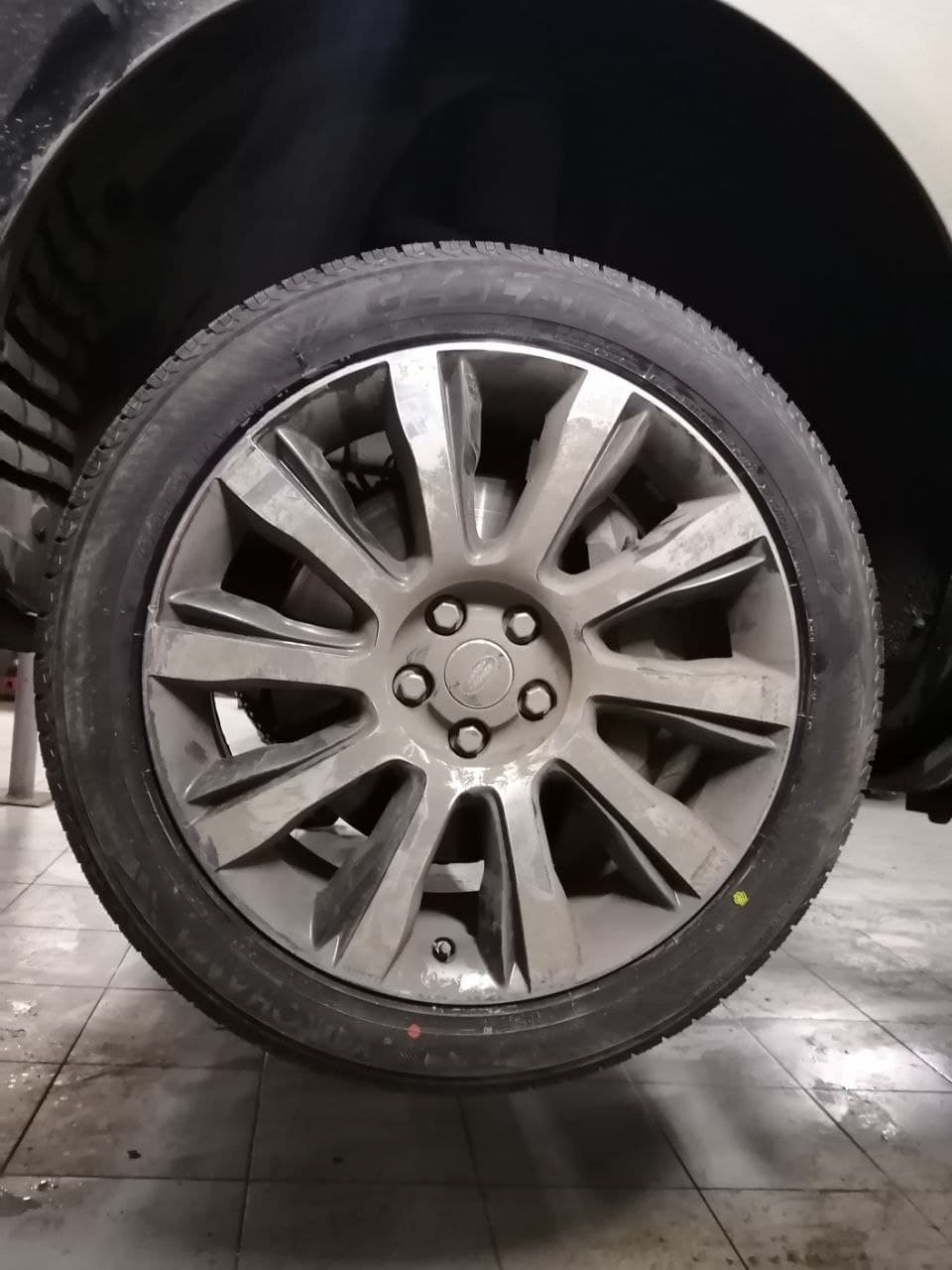 R21 — клеймо пузотерки — Land Rover Range Rover (4G), 4,4 л, 2014 года ...