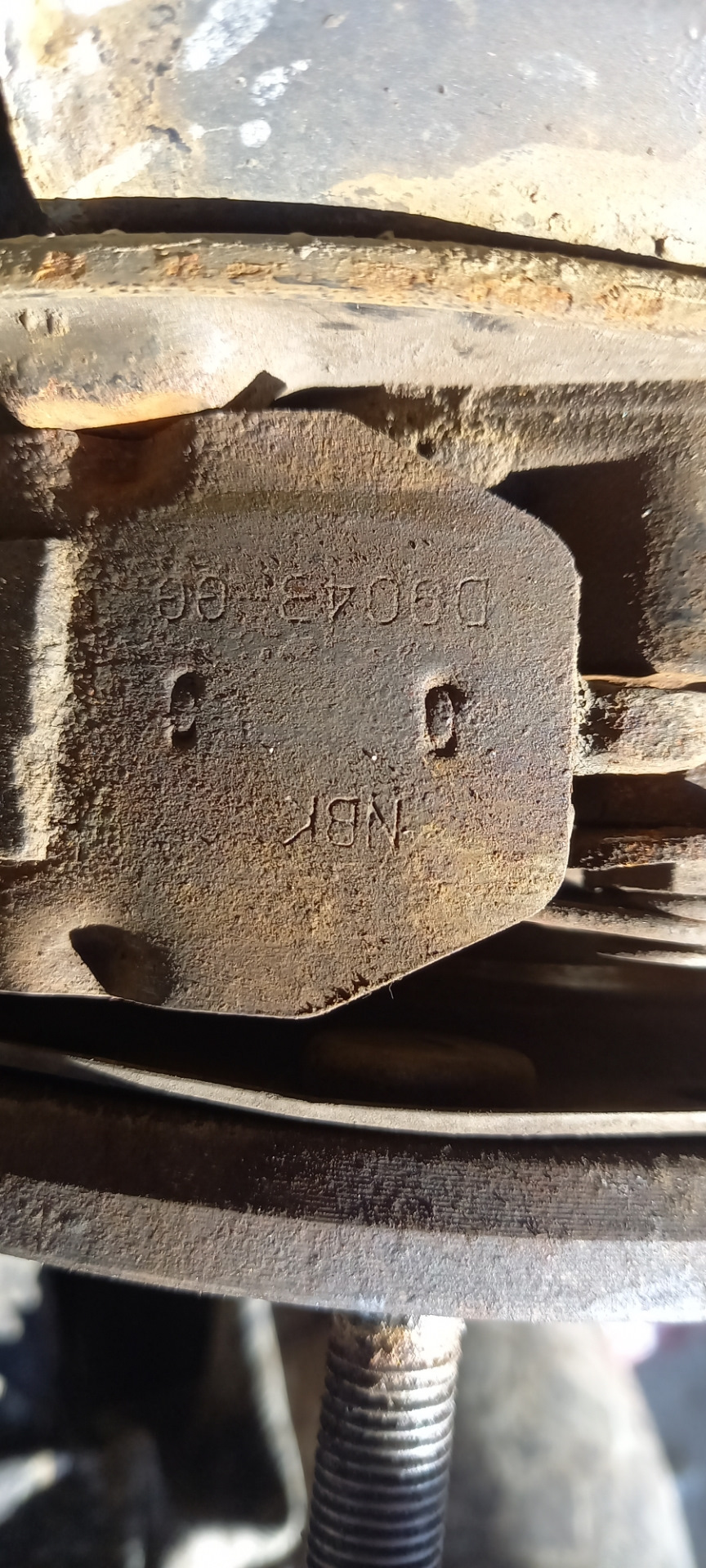 Колодки ручника. Где искать? — Mitsubishi Pajero Sport (3G), 2,4 л ...