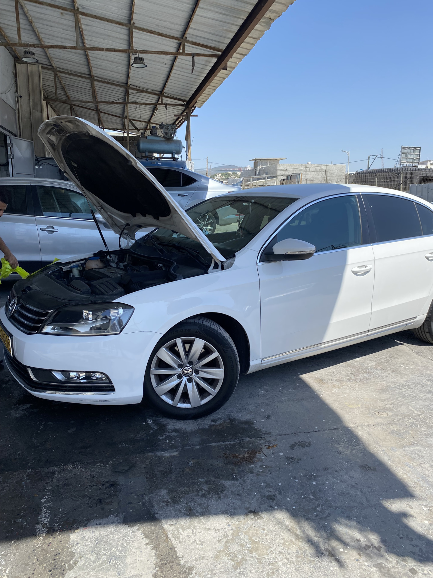 Обновление фар — Volkswagen Passat B7, 1,8 л, 2012 года | мойка | DRIVE2